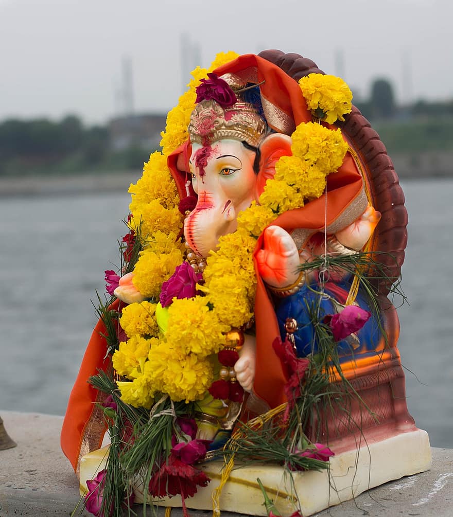 Types of Flowers used in Ganesh Chaturthi | Rose Bazaar – Rosebazaar India